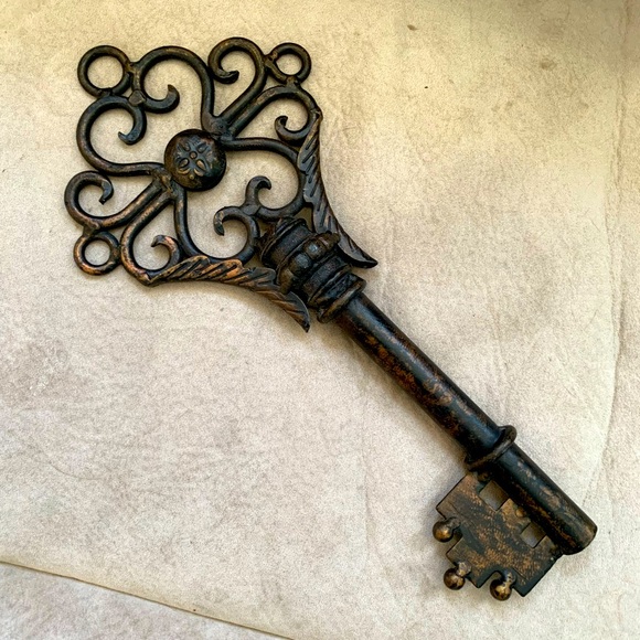 Accents | Decorative Iron Skeleton Key Wall Decor Shabby Chic Style ...